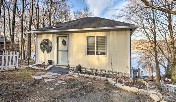 Charming Danbury Cottage with Lake Kenosia Access!, Danbury (updated ...
