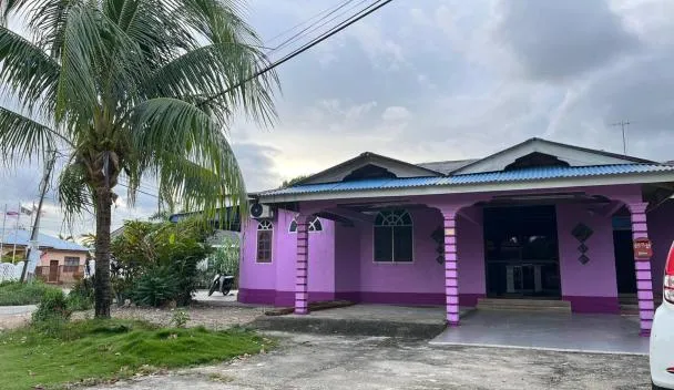 Lavender Homestay Desa Chendering 3 bedrooms Kuala Terengganu, Kuala ...