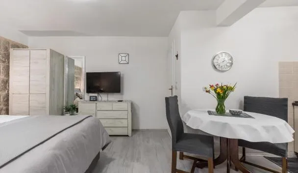 Studio Toniko, Split (updated prices 2026)