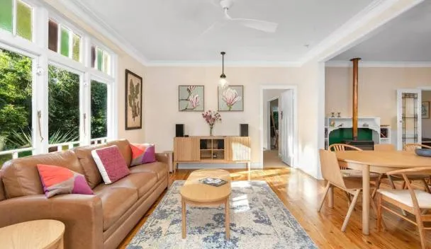 Willow Tree Cottage in Bustling Creative Bundanoon, Bundanoon (updated ...