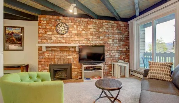 A203 Treehouse, Silverthorne (updated prices 2026)