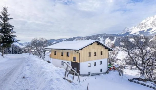 Appartements Uribi mit eigener Sauna by Schladmingurlaub, Schladming ...
