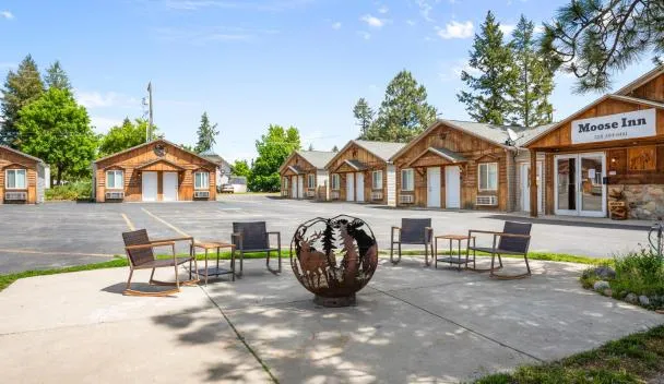 Moose Inn, Spirit Lake (precios actualizados en 2026)
