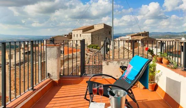 Les Voltes III - stunning 5BD home with panoramic views in hilltop wine ...