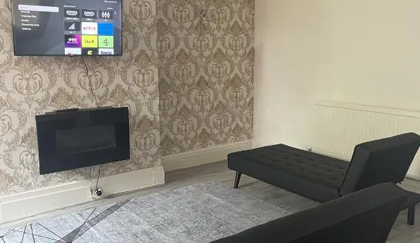 Droylsden House, Manchester (updated prices 2026)
