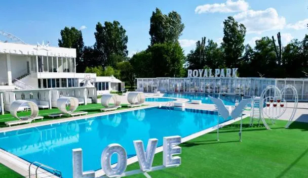 ROYAL PARK Complex, Bascov (updated prices 2026)