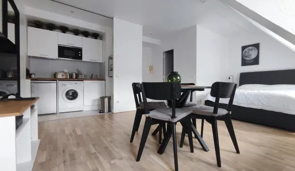 Paris Apartment Near Arc de Triomphe and Shopping, Paris (updated ...
