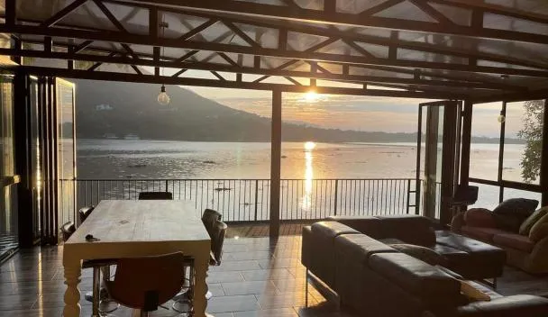 Sun Room (Studio) on the edge of the Harties dam., Hartbeespoort ...