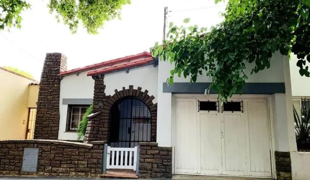 Le Petit Chalet - Casa entera con cochera, Godoy Cruz (updated prices 2026)