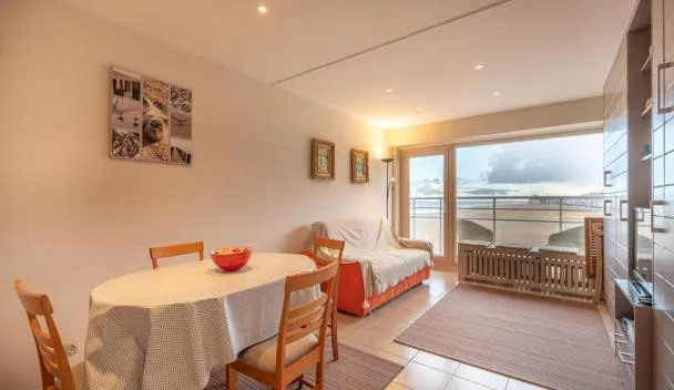 Studio in Duinbergen with Sea Views, Knokke-Heist (updated prices 2026)