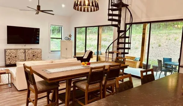 Deluxe Fun House - Pet Friendly, Piney (updated prices 2026)