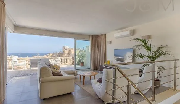 Palatial Flat inside Bright Duplex Penthouse, Valletta (updated prices ...