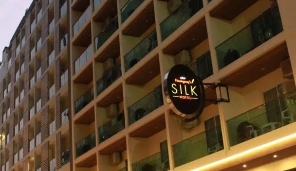 Hemingways Silk Hotel, Patong Beach (updated prices 2026)