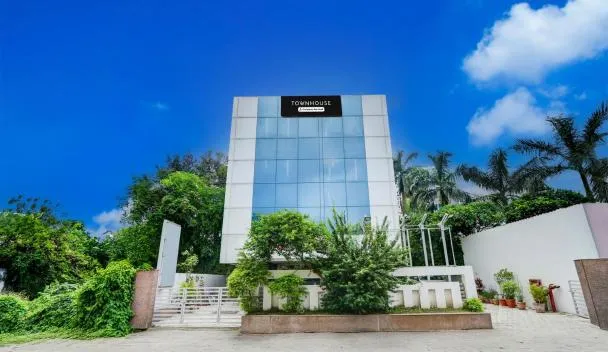 Super Townhouse Nagpur Airport Formerly Flora Inn, Dhantoli ...