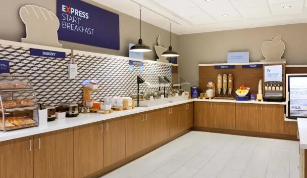 Holiday Inn Express Alexander City South by IHG, Alexander City ...