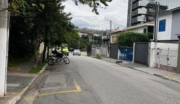 Flat Luxuoso - ESTANCONFOR VERANDA BERRINI - Em frente Estação, São ...
