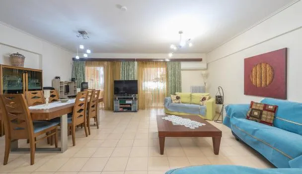 Athenian Harmony - Spacious Apt near Metro, Aþena (uppfærð verð 2026)