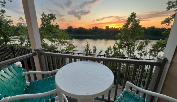 Riverside Rhythm! Waterfront & walk to Broadway!, Nashville (updated ...