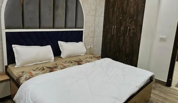Beige & bloom, Dehradun (güncel 2026 fiyatları)