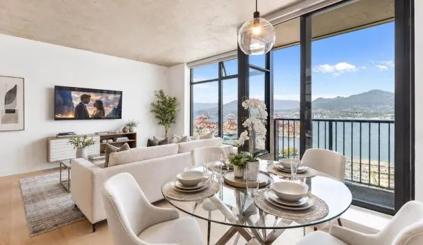 Modern 2BR in Vancouver's Most Iconic Building Walk to Skytrain and ...