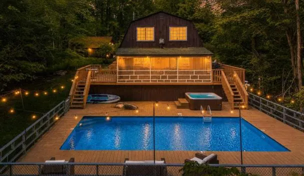 Catskills Dream Lakehouse - Lake Pool & Hot Tub, Forestburgh ...