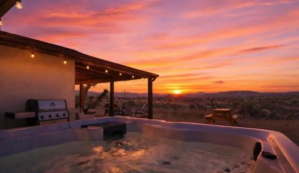 Joshua Tree Navigate Stays Desert Retreat w Spa، يوككا فالي (أسعار ...