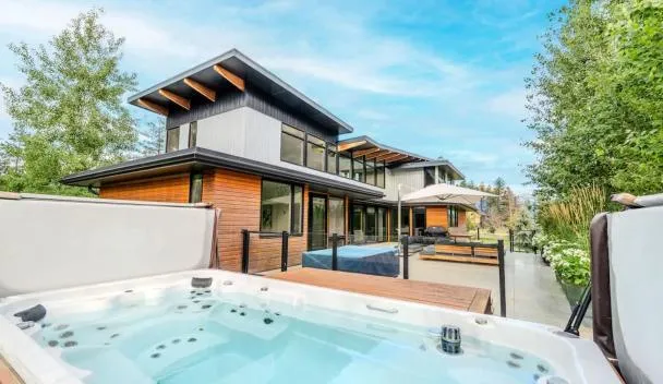 Mountain View Estate 42 Acre Luxury Getaway Invermere, Invermere ...