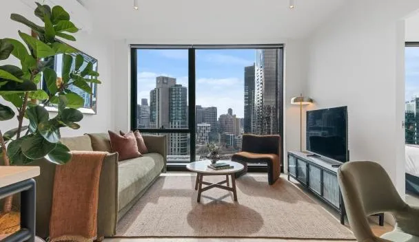 Bright & Modern 1BR Apt with Pool, Gym & Study Desk!, Melbourne ...