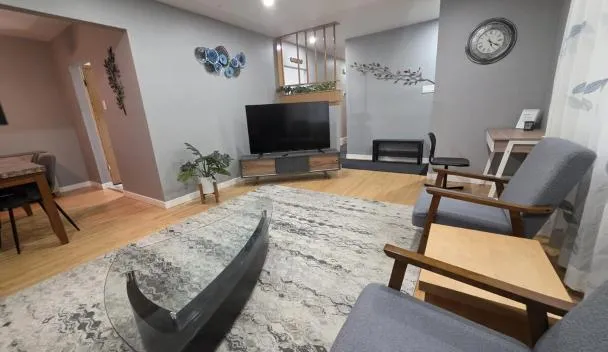 Maple Heaven Retreat near West Edmonton Mall, Edmonton (updated prices ...