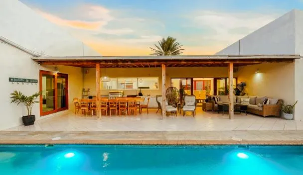 LUX 5BR Retreat with Private Pool • Bella Mia Villa, Palm-Eagle Beach ...