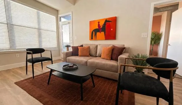 Urban Cowboy Loft - 2 Kings - Walk Downtown - Pool, Fort Worth (tarifs ...