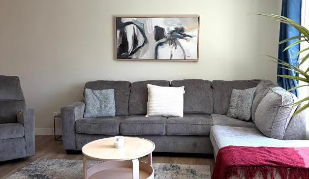 Brentwood Bungalow Near LRT Easy Stampede Access, Calgary (precios ...
