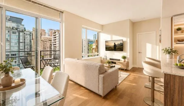 1BR in Yaletown Walk to Stadiums and Seawall Canada Line Steps Away ...